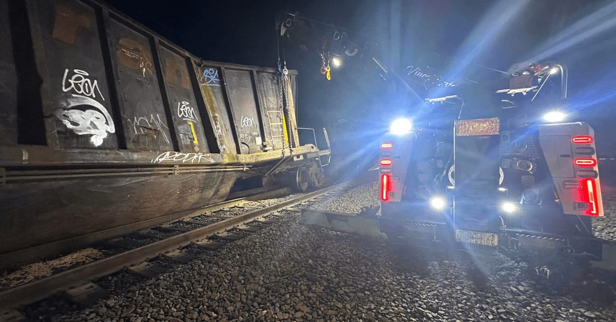 How Towing Professionals Aid in Train Derailment Recovery - Arndt's ...